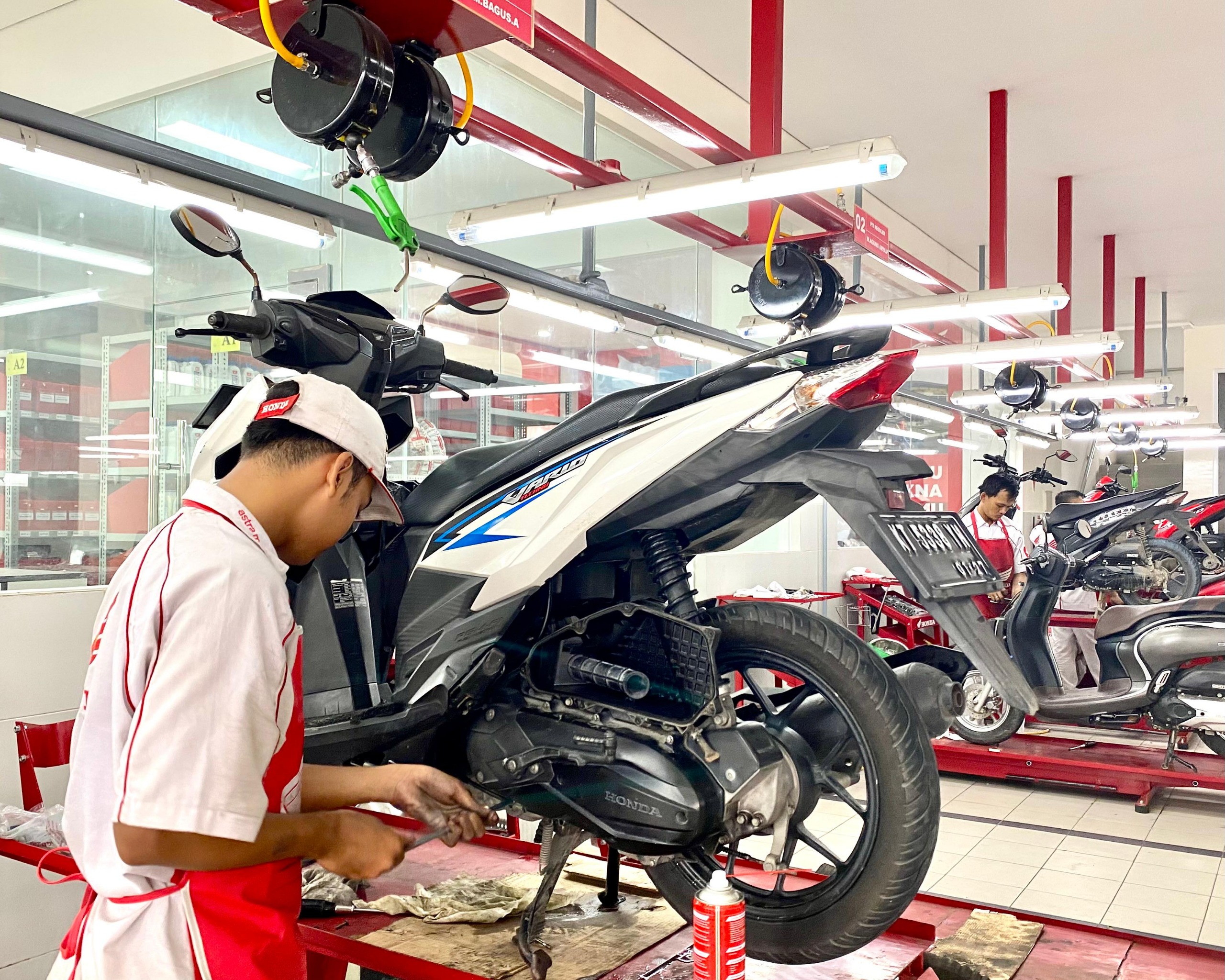 Rutin Servis Motor Secara Berkala? Intip Beragam Manfaatnya